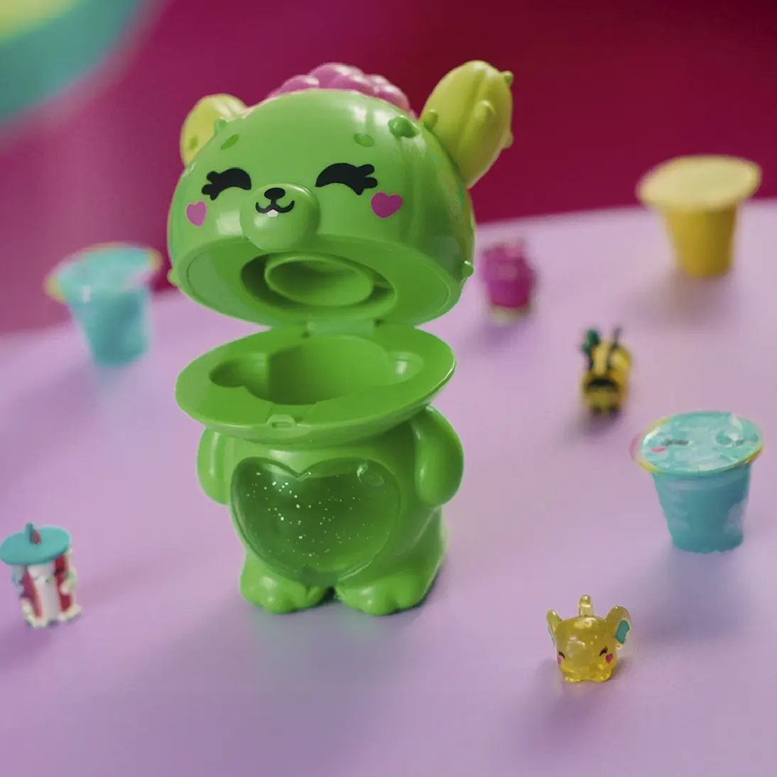 Toda la línea de los juguetes de Kutie Kups